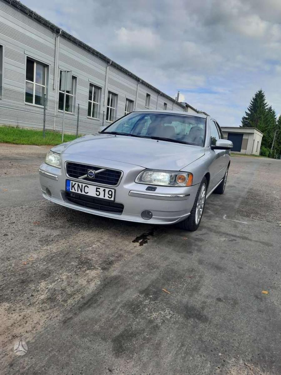 Grey Volvo S60 2007 in Vilnius, with an engine capacity of 2.40 L and mileage of 320 thousand km for 2700 €, photo 7 on AUTOMOTO.COM.LV