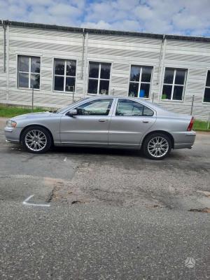 Grey Volvo S60 2007 in Vilnius, with an engine capacity of 2.40 L and mileage of 320 thousand km for 2700 €, photo 10 on AUTOMOTO.COM.LV