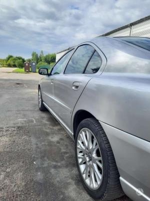Grey Volvo S60 2007 in Vilnius, with an engine capacity of 2.40 L and mileage of 320 thousand km for 2700 €, photo 11 on AUTOMOTO.COM.LV