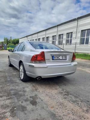 Grey Volvo S60 2007 in Vilnius, with an engine capacity of 2.40 L and mileage of 320 thousand km for 2700 €, photo 12 on AUTOMOTO.COM.LV