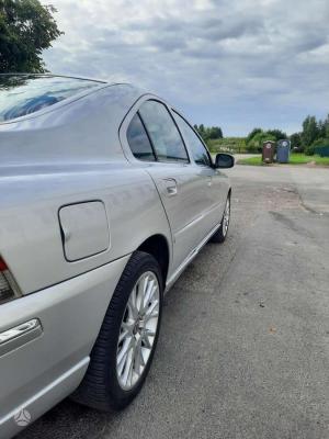 Grey Volvo S60 2007 in Vilnius, with an engine capacity of 2.40 L and mileage of 320 thousand km for 2700 €, photo 16 on AUTOMOTO.COM.LV