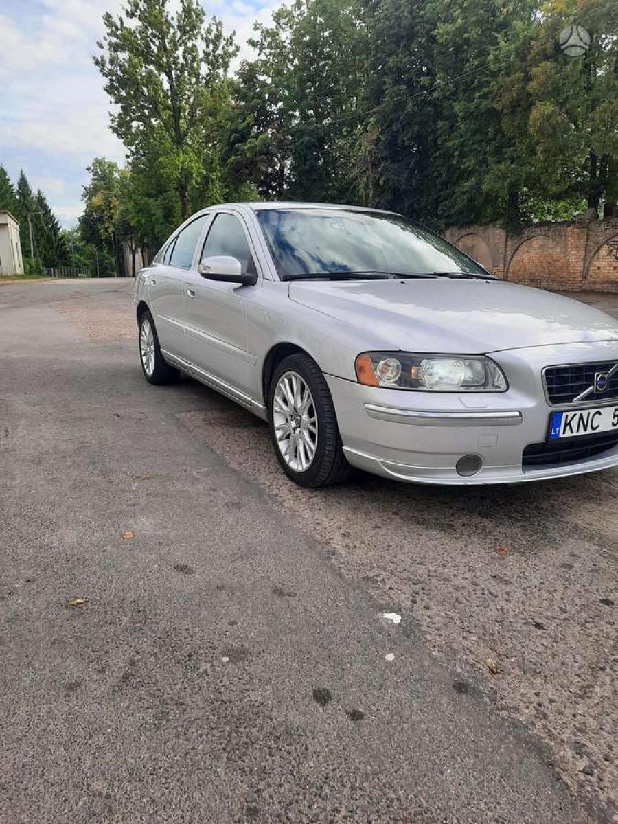 Grey Volvo S60 2007 in Vilnius, with an engine capacity of 2.40 L and mileage of 320 thousand km for 2700 €, photo 20 on AUTOMOTO.COM.LV