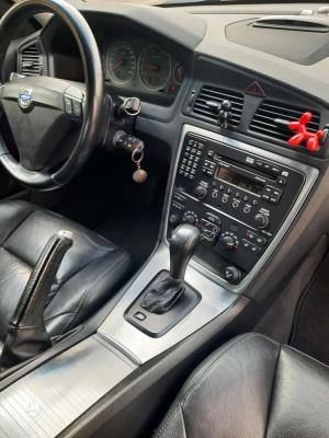 Grey Volvo S60 2007 in Vilnius, with an engine capacity of 2.40 L and mileage of 320 thousand km for 2700 €, photo 25 on AUTOMOTO.COM.LV