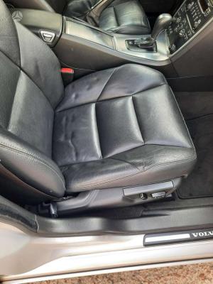 Grey Volvo S60 2007 in Vilnius, with an engine capacity of 2.40 L and mileage of 320 thousand km for 2700 €, photo 32 on AUTOMOTO.COM.LV