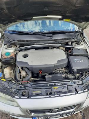 Grey Volvo S60 2007 in Vilnius, with an engine capacity of 2.40 L and mileage of 320 thousand km for 2700 €, photo 33 on AUTOMOTO.COM.LV