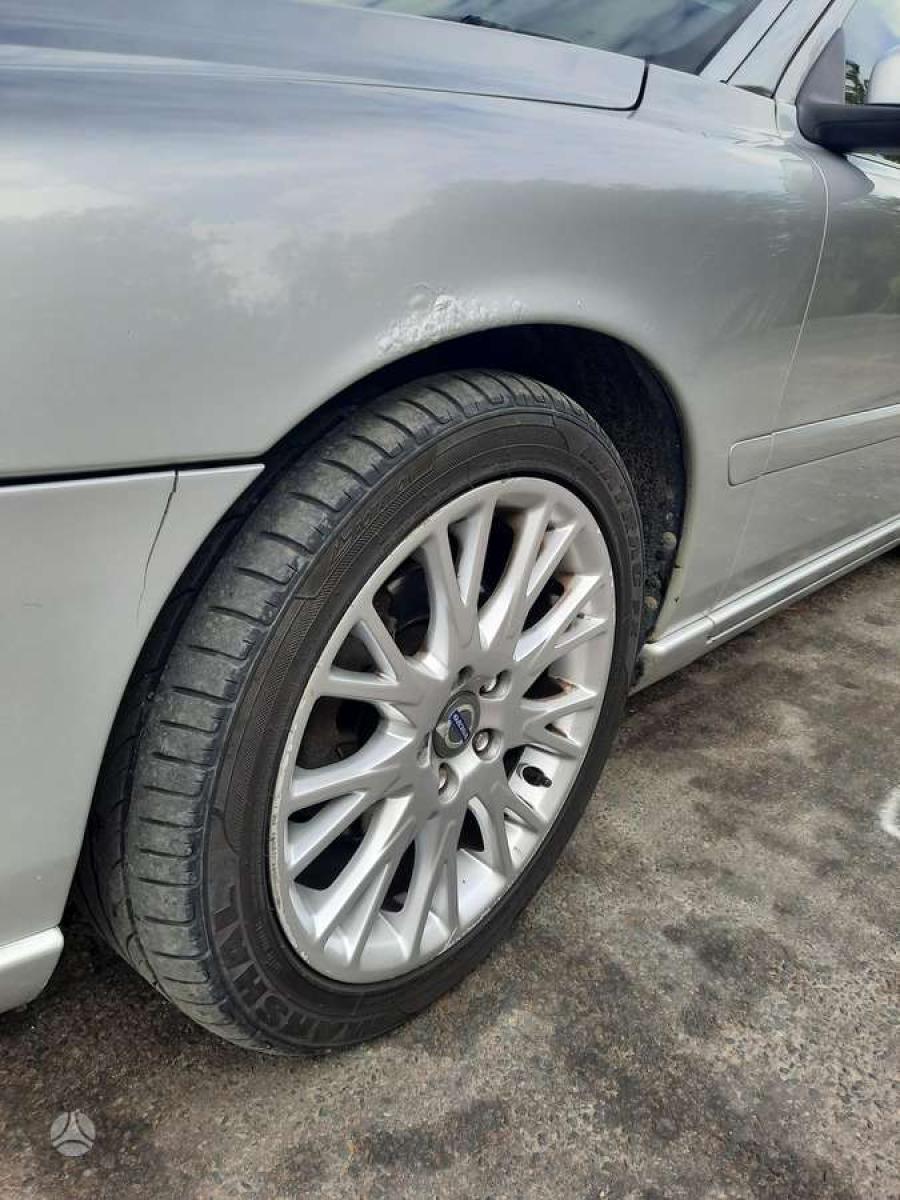Grey Volvo S60 2007 in Vilnius, with an engine capacity of 2.40 L and mileage of 320 thousand km for 2700 €, photo 35 on AUTOMOTO.COM.LV