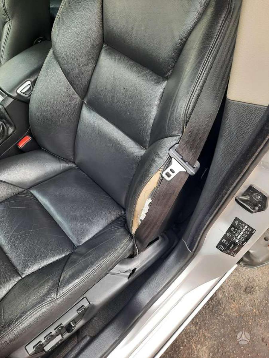 Grey Volvo S60 2007 in Vilnius, with an engine capacity of 2.40 L and mileage of 320 thousand km for 2700 €, photo 37 on AUTOMOTO.COM.LV