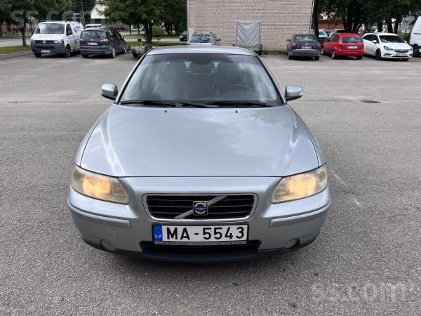 Pelēks Volvo S60 2007 Limbaži, ar dzinēja tilpumu 2.40 L un nobraukumu 385 tūkst. km par 950 €, foto 2 vietnē AUTOMOTO.COM.LV
