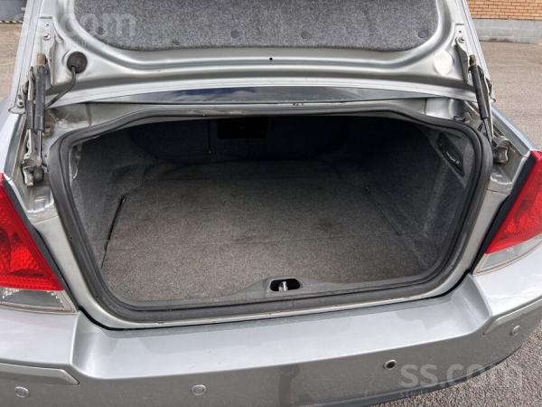 Pelēks Volvo S60 2007 Limbaži, ar dzinēja tilpumu 2.40 L un nobraukumu 385 tūkst. km par 950 €, foto 7 vietnē AUTOMOTO.COM.LV