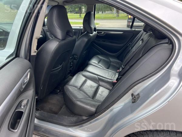 Pelēks Volvo S60 2007 Limbaži, ar dzinēja tilpumu 2.40 L un nobraukumu 385 tūkst. km par 950 €, foto 9 vietnē AUTOMOTO.COM.LV