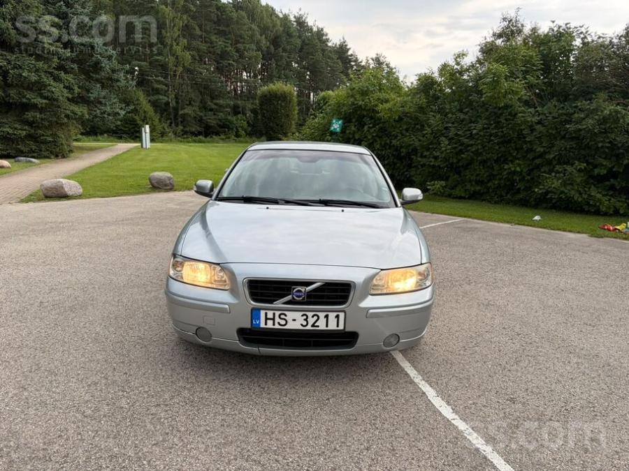 Pelēks Volvo S60 2007 Rīga, ar dzinēja tilpumu 2.40 L un nobraukumu 319 tūkst. km par 2800 €, foto 3 vietnē AUTOMOTO.COM.LV