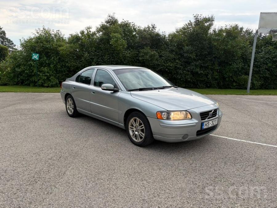 Pelēks Volvo S60 2007 Rīga, ar dzinēja tilpumu 2.40 L un nobraukumu 319 tūkst. km par 2800 €, foto 4 vietnē AUTOMOTO.COM.LV