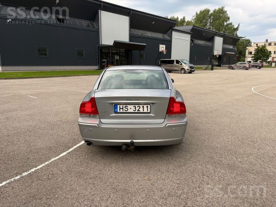 Pelēks Volvo S60 2007 Rīga, ar dzinēja tilpumu 2.40 L un nobraukumu 319 tūkst. km par 2800 €, foto 7 vietnē AUTOMOTO.COM.LV