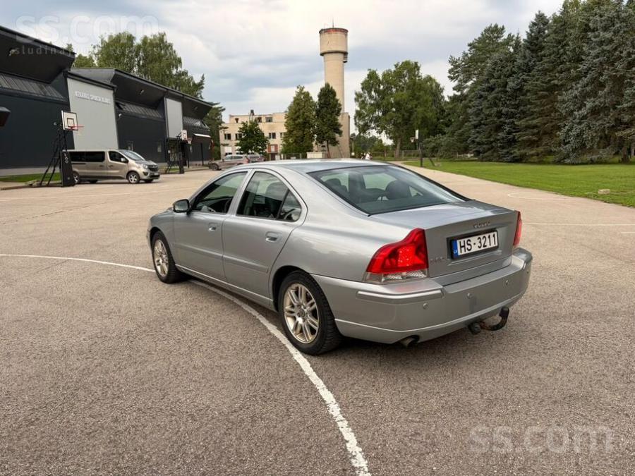 Pelēks Volvo S60 2007 Rīga, ar dzinēja tilpumu 2.40 L un nobraukumu 319 tūkst. km par 2800 €, foto 8 vietnē AUTOMOTO.COM.LV