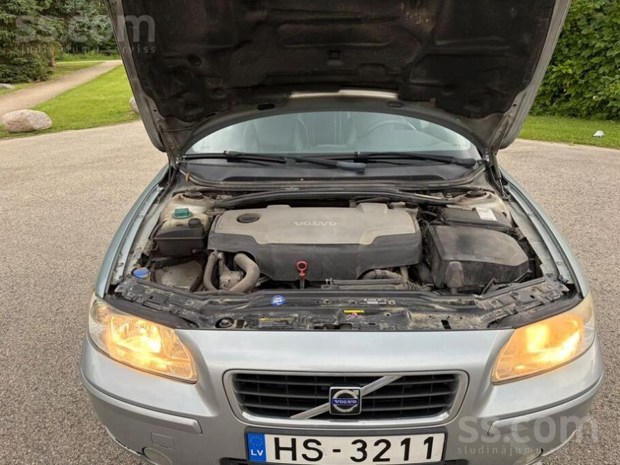 Pelēks Volvo S60 2007 Rīga, ar dzinēja tilpumu 2.40 L un nobraukumu 319 tūkst. km par 2800 €, foto 10 vietnē AUTOMOTO.COM.LV