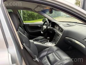 Pelēks Volvo S60 2007 Rīga, ar dzinēja tilpumu 2.40 L un nobraukumu 319 tūkst. km par 2800 €, foto 17 vietnē AUTOMOTO.COM.LV