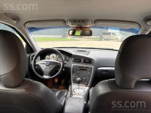 Pelēks Volvo S60 2007 Rīga, ar dzinēja tilpumu 2.40 L un nobraukumu 319 tūkst. km par 2800 €, foto 19 vietnē AUTOMOTO.COM.LV