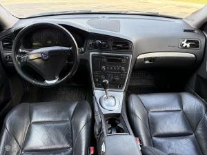 Pelēks Volvo S60 2007 Viļņa, ar dzinēja tilpumu 2.40 L un nobraukumu 370 tūkst. km par 1800 €, foto 10 vietnē AUTOMOTO.COM.LV
