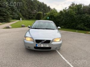 Grey Volvo S60 2007 in Riga, with an engine capacity of 2.40 L and mileage of 319 thousand km for 2600 €, photo 3 on AUTOMOTO.COM.LV