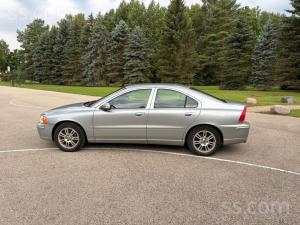 Grey Volvo S60 2007 in Riga, with an engine capacity of 2.40 L and mileage of 319 thousand km for 2600 €, photo 9 on AUTOMOTO.COM.LV