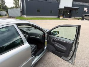Grey Volvo S60 2007 in Riga, with an engine capacity of 2.40 L and mileage of 319 thousand km for 2600 €, photo 13 on AUTOMOTO.COM.LV