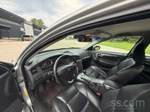 Grey Volvo S60 2007 in Riga, with an engine capacity of 2.40 L and mileage of 319 thousand km for 2600 €, photo 17 on AUTOMOTO.COM.LV