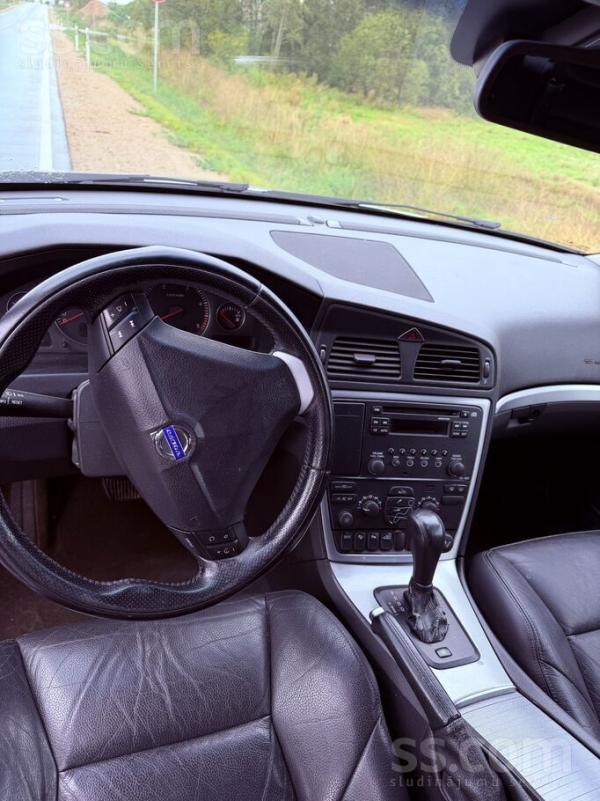 Pelēks Volvo S60 2007 Ludza, ar dzinēja tilpumu 2.40 L un nobraukumu 352 tūkst. km par 1690 €, foto 6 vietnē AUTOMOTO.COM.LV