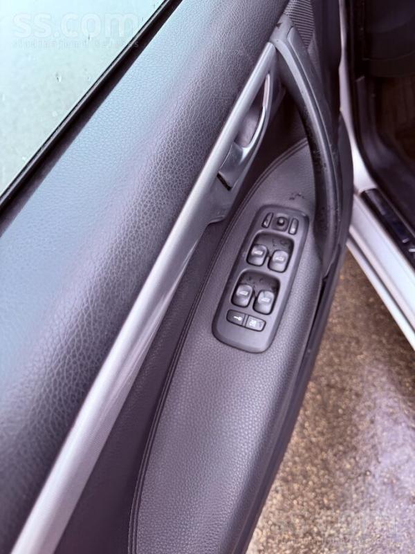 Pelēks Volvo S60 2007 Ludza, ar dzinēja tilpumu 2.40 L un nobraukumu 352 tūkst. km par 1690 €, foto 9 vietnē AUTOMOTO.COM.LV