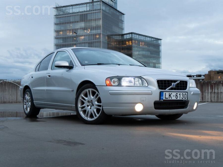Grey Volvo S60 2007 in Riga, with an engine capacity of 2.40 L and mileage of 347 thousand km for 2500 €, photo 1 on AUTOMOTO.COM.LV