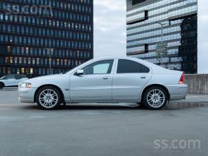 Grey Volvo S60 2007 in Riga, with an engine capacity of 2.40 L and mileage of 347 thousand km for 2500 €, photo 4 on AUTOMOTO.COM.LV