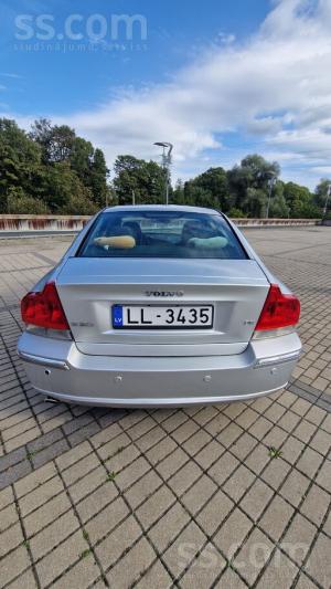 Pelēks Volvo S60 2007 Rīga, ar dzinēja tilpumu 2.40 L un nobraukumu 275 tūkst. km par 2700 €, foto 4 vietnē AUTOMOTO.COM.LV