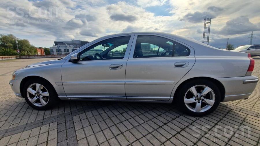 Pelēks Volvo S60 2007 Rīga, ar dzinēja tilpumu 2.40 L un nobraukumu 275 tūkst. km par 2700 €, foto 5 vietnē AUTOMOTO.COM.LV
