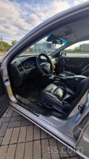 Pelēks Volvo S60 2007 Rīga, ar dzinēja tilpumu 2.40 L un nobraukumu 275 tūkst. km par 2700 €, foto 6 vietnē AUTOMOTO.COM.LV
