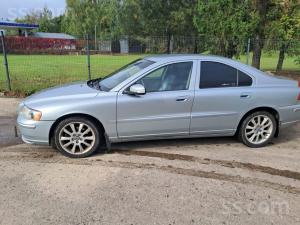 Pelēks Volvo S60 2007 Aizkraukle, ar dzinēja tilpumu 2.40 L un nobraukumu 242 tūkst. km par 2800 €, foto  vietnē AUTOMOTO.COM.LV