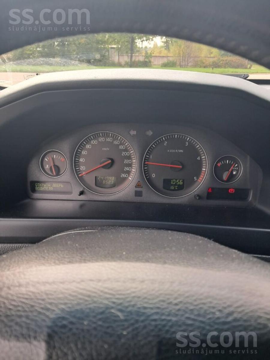 Grey Volvo S60 2007 in Aizkraukle, with an engine capacity of 2.40 L and mileage of 242 thousand km for 2800 €, photo 5 on AUTOMOTO.COM.LV