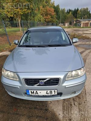 Grey Volvo S60 2007 in Aizkraukle, with an engine capacity of 2.40 L and mileage of 242 thousand km for 2800 €, photo 6 on AUTOMOTO.COM.LV