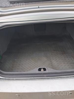 Grey Volvo S60 2007 in Aizkraukle, with an engine capacity of 2.40 L and mileage of 242 thousand km for 2800 €, photo 9 on AUTOMOTO.COM.LV