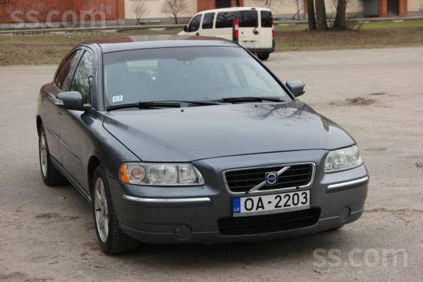 Grey Volvo S60 2008 in Aizkraukle, with an engine capacity of 2.40 L and mileage of 220 thousand km for 2600 €, photo 7 on AUTOMOTO.COM.LV