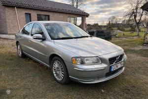 Grey Volvo S60 2008 in Klaipeda, with an engine capacity of 2.40 L and mileage of 365 thousand km for 2900 €, photo  on AUTOMOTO.COM.LV