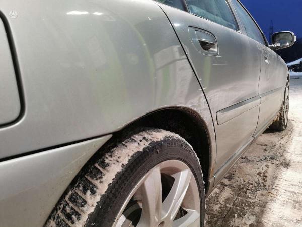 Grey Volvo S60 2008 in Vilnius, with an engine capacity of 2.40 L and mileage of 500 thousand km for 1350 €, photo 8 on AUTOMOTO.COM.LV
