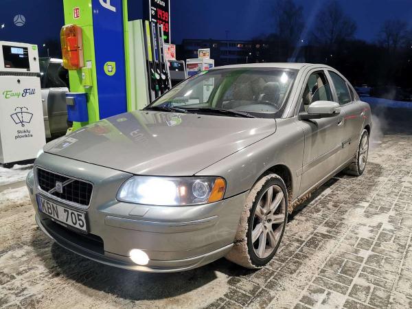 Grey Volvo S60 2008 in Vilnius, with an engine capacity of 2.40 L and mileage of 500 thousand km for 1350 €, photo 10 on AUTOMOTO.COM.LV