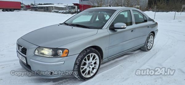 Pelēks Volvo S60 2008 Tallina, ar dzinēja tilpumu 2.40 L un nobraukumu 318 tūkst. km par 4700 €, foto 4 vietnē AUTOMOTO.COM.LV