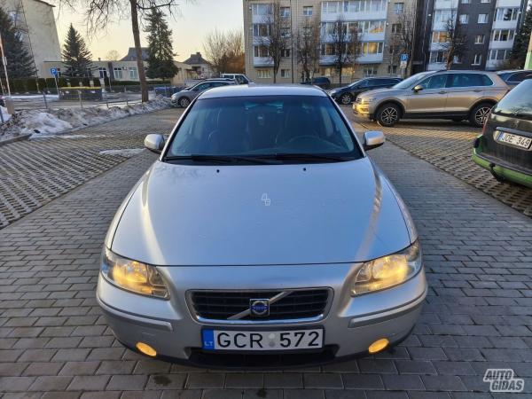 Pelēks Volvo S60 2008 Tauragė, ar dzinēja tilpumu 2.40 L un nobraukumu 384 tūkst. km par 1950 €, foto 5 vietnē AUTOMOTO.COM.LV