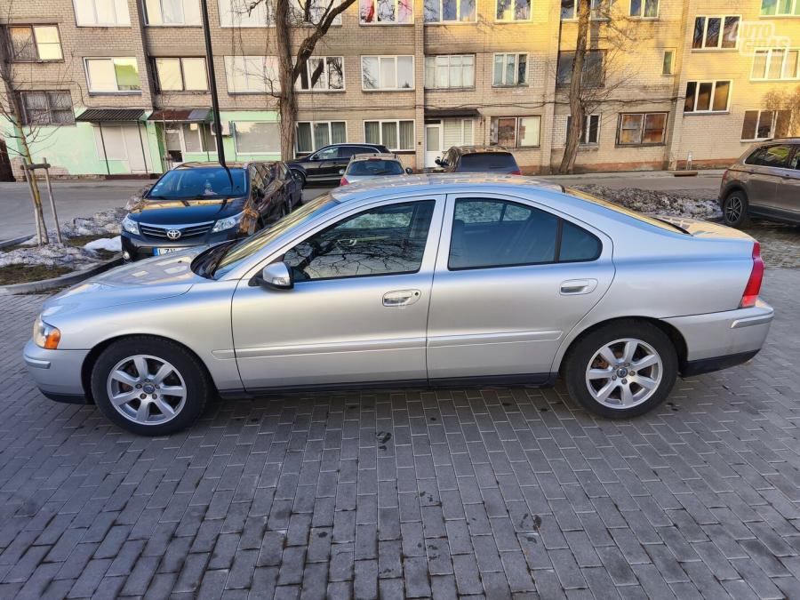 Pelēks Volvo S60 2008 Tauragė, ar dzinēja tilpumu 2.40 L un nobraukumu 384 tūkst. km par 1950 €, foto 8 vietnē AUTOMOTO.COM.LV