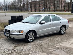 Pelēks Volvo S60 2008 Narva, ar dzinēja tilpumu 2.40 L un nobraukumu 355 tūkst. km par 1999 €, foto 3 vietnē AUTOMOTO.COM.LV