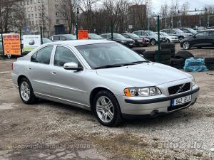 Pelēks Volvo S60 2008 Narva, ar dzinēja tilpumu 2.40 L un nobraukumu 355 tūkst. km par 1999 €, foto 5 vietnē AUTOMOTO.COM.LV