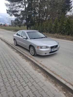 Pelēks Volvo S60 2008 Viļņa, ar dzinēja tilpumu 2.40 L un nobraukumu 237 tūkst. km par 2200 €, foto 3 vietnē AUTOMOTO.COM.LV