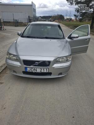 Pelēks Volvo S60 2008 Viļņa, ar dzinēja tilpumu 2.40 L un nobraukumu 237 tūkst. km par 2200 €, foto 6 vietnē AUTOMOTO.COM.LV