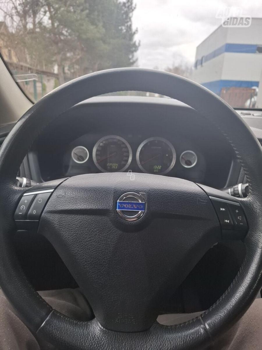 Pelēks Volvo S60 2008 Viļņa, ar dzinēja tilpumu 2.40 L un nobraukumu 237 tūkst. km par 2200 €, foto 7 vietnē AUTOMOTO.COM.LV