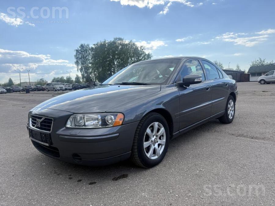 Grey Volvo S60 2008 in Riga, with an engine capacity of 2.40 L and mileage of 281 thousand km for 3980 €, photo 1 on AUTOMOTO.COM.LV